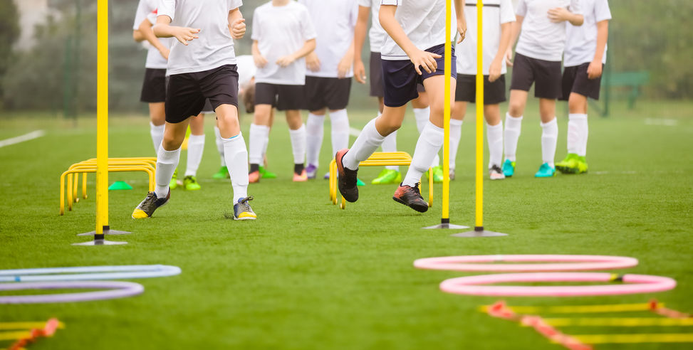 Parcours im Fussball – geniales Konditionstraining! - Fußballtraining ...