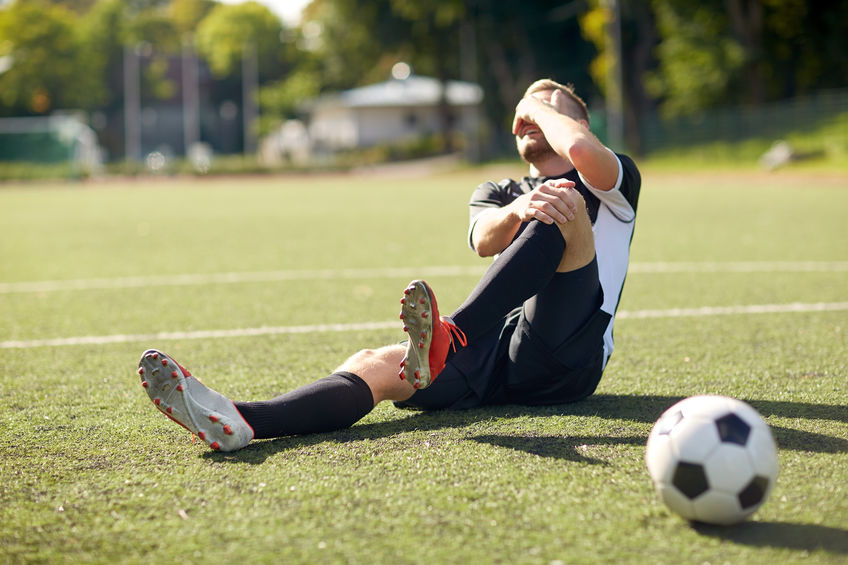 Stumpfe Verletzungen im Fußball – Was hilft am besten?